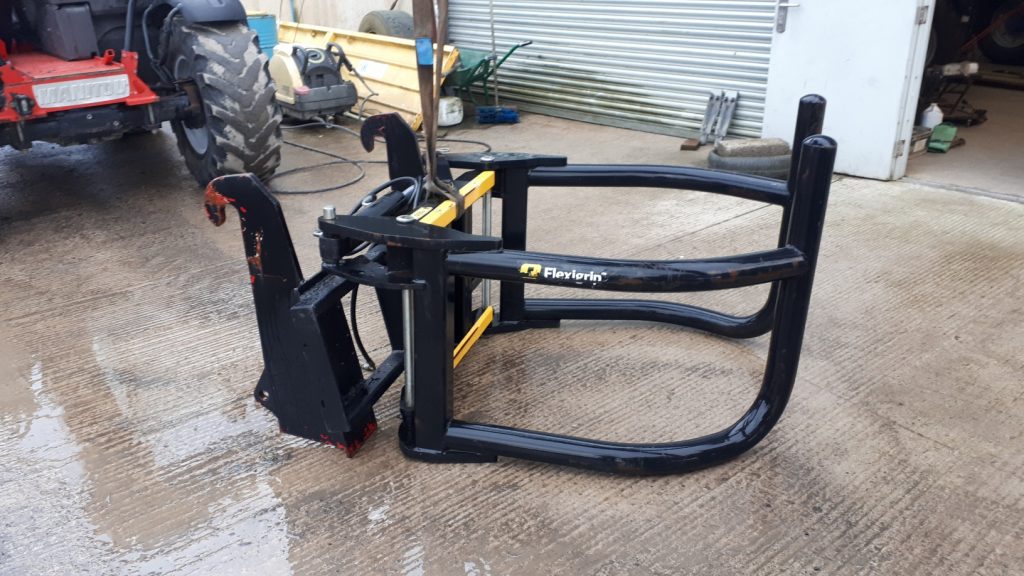 used Quicke flexigrip bale handler - GG Plant Sales