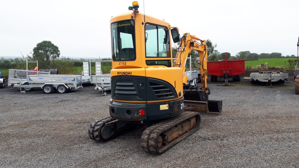 2016 Hyundai 27Z-9 - GG Plant Sales